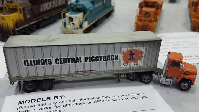 Ford LNT-9000 Truck Tractor & 40' Illinois Central Piggyback Trailer ...