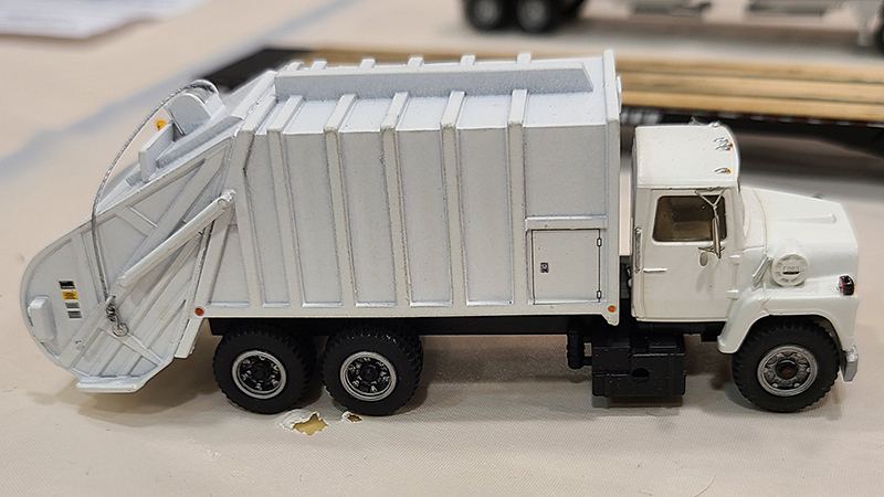 Ford LNT-9000 Rear Load Refuse Truck - By Brad Hassler