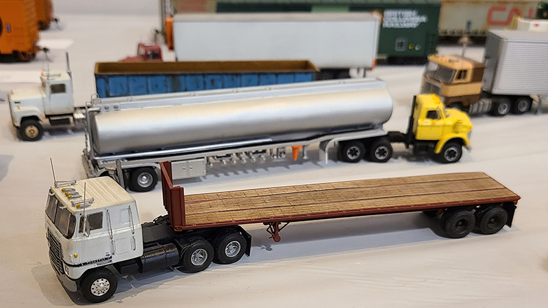 International CO-4070B Transtar II Truck Tractor & 40' Trailmobile ...