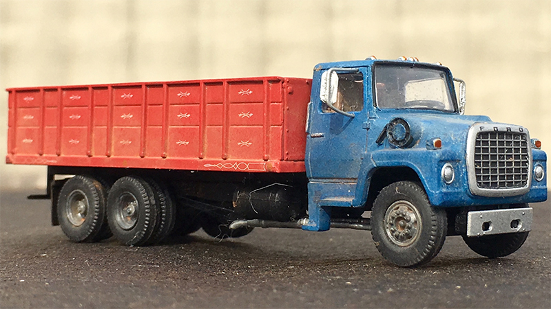 Ford LNT-800 Grain Truck - By Richard Olson