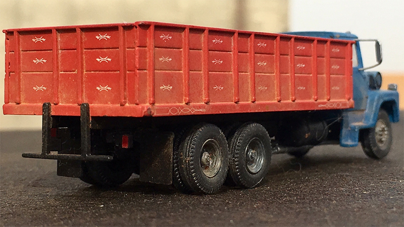 Ford LNT-800 Grain Truck - By Richard Olson