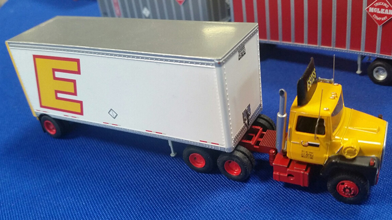 Estes Express Ford LNT-9000 Truck Tractor & 28' Pup