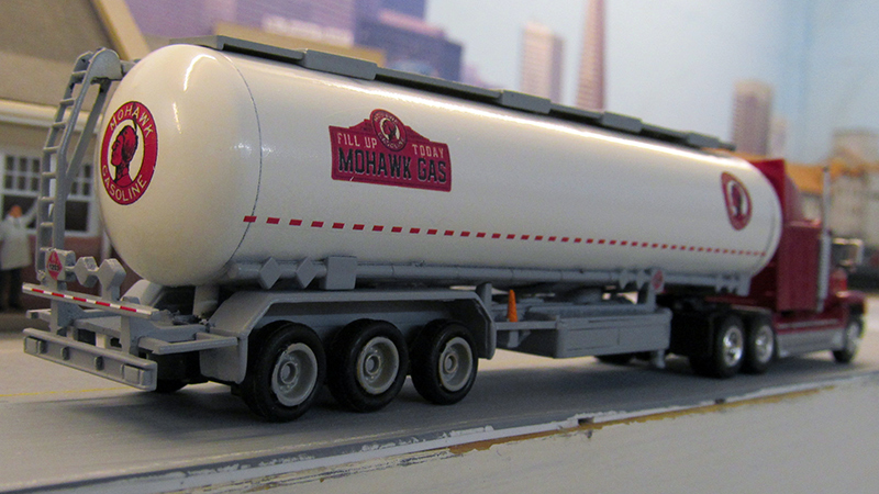 Mohawk Gas Freightliner FLD120 & Tank Trailer - By Bruno Zueger