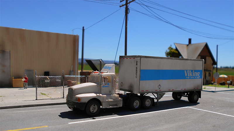 Viking Freight Kenworth T600 Truck Tractor & 28' Trailer - By David Brookey