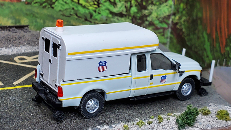 Union Pacific Ford F-350 MoW Truck - By Dana Stratton