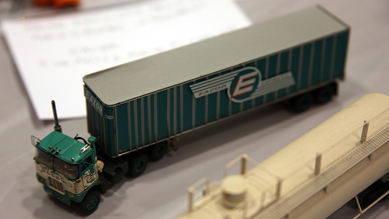 Eazor Express Mack F600 Day Cab Truck Tractor & 40' Trailer - By Dave Boss