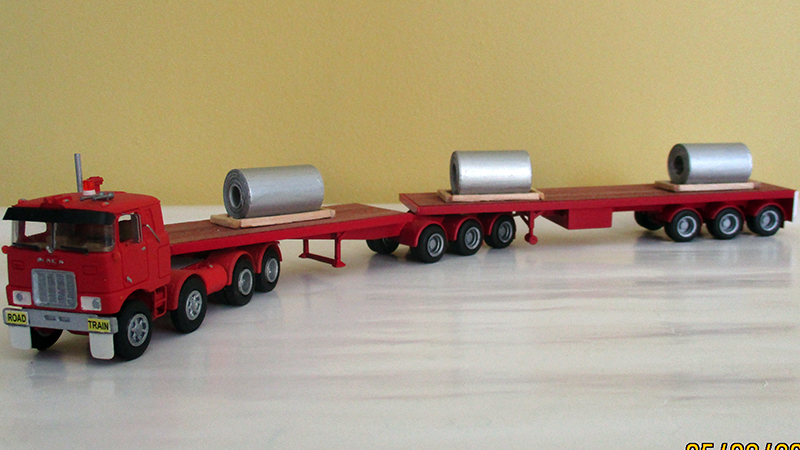 Mack F700 Truck Tractor & B-Train Flatbeds - By Jan Romijn