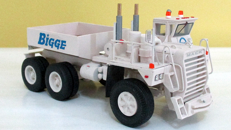 Mack M100SX Prime Mover - By Jan Romijn