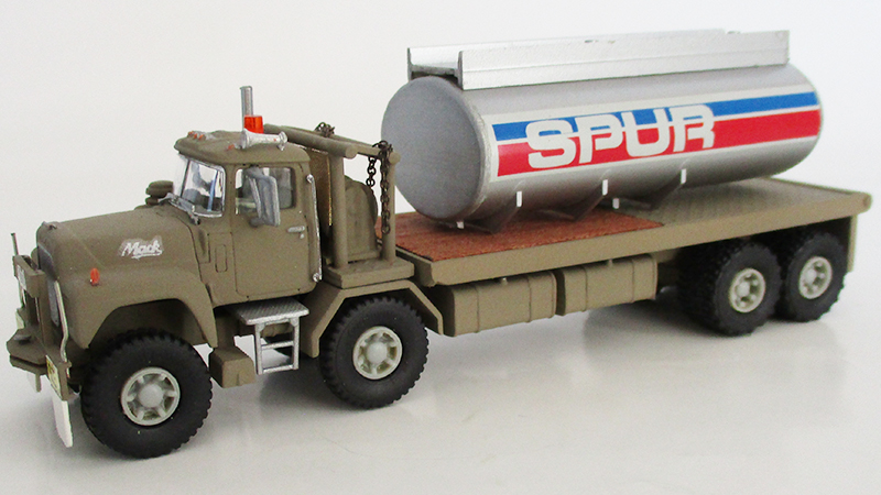 Mack R600 8x4 Oilfield Tank Truck - By Jan Romijn