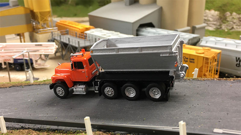 Mack R600 Live Bottom Truck - By Hugh Stroebel