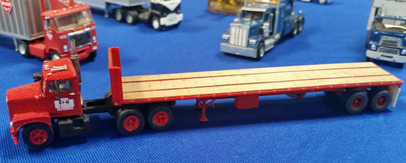 C&H Transportation Diamond Reo Truck Tractor & 40' Trailmobile Flatbed