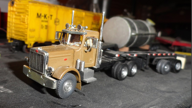 Peterbilt 359 Truck Tractor & 20' Container Chassis