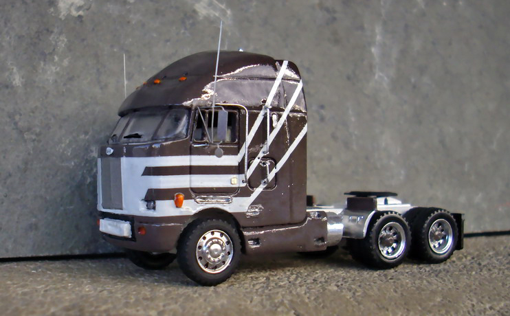 Peterbilt 372 Truck Tractor