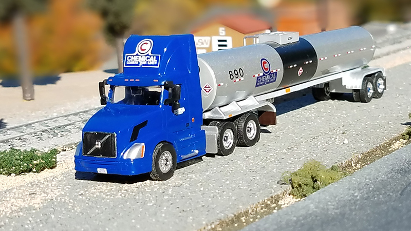 Chemical Leaman Tank Lines Volvo VNL300 Truck Tractor & 50' Asphalt ...