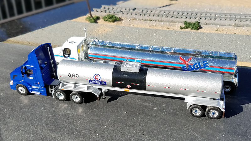 Chemical Leaman Tank Lines Volvo VNL300 Truck Tractor & 50' Asphalt ...